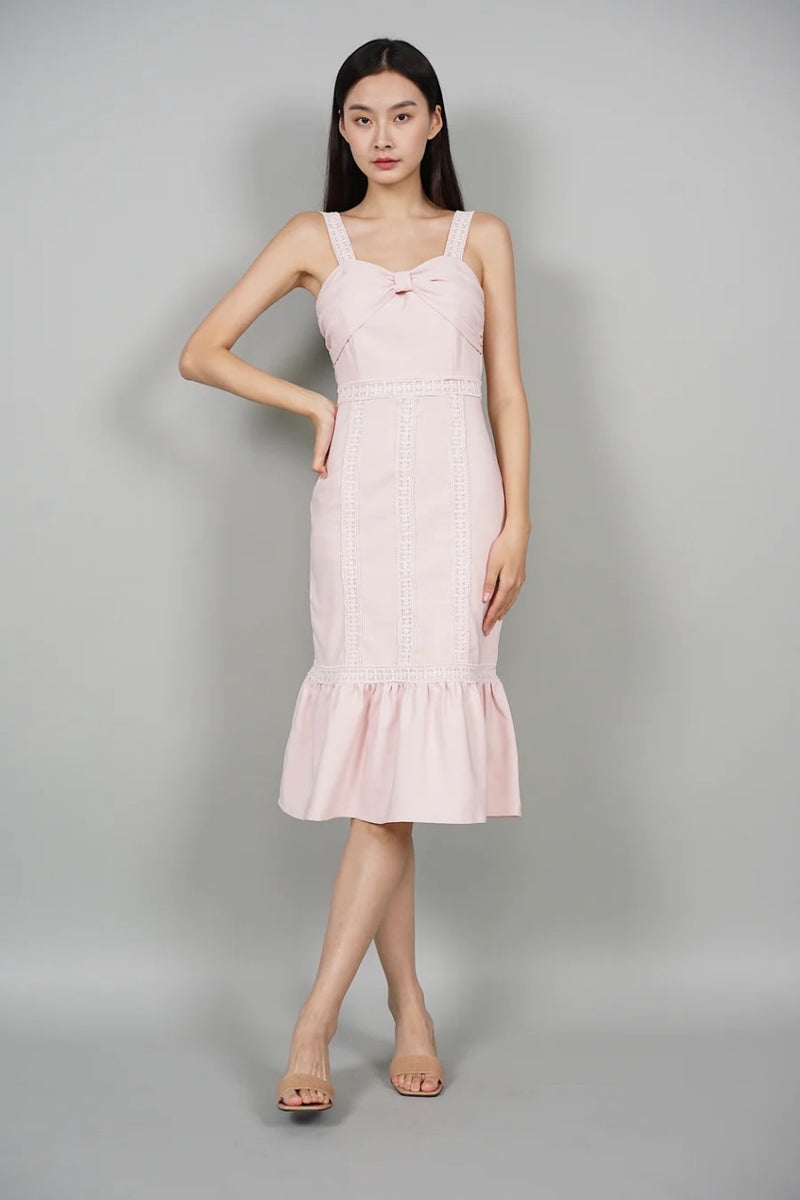 Nathalia Ruffled-Hem Dress in Powder Pink – MDS Myanmar
